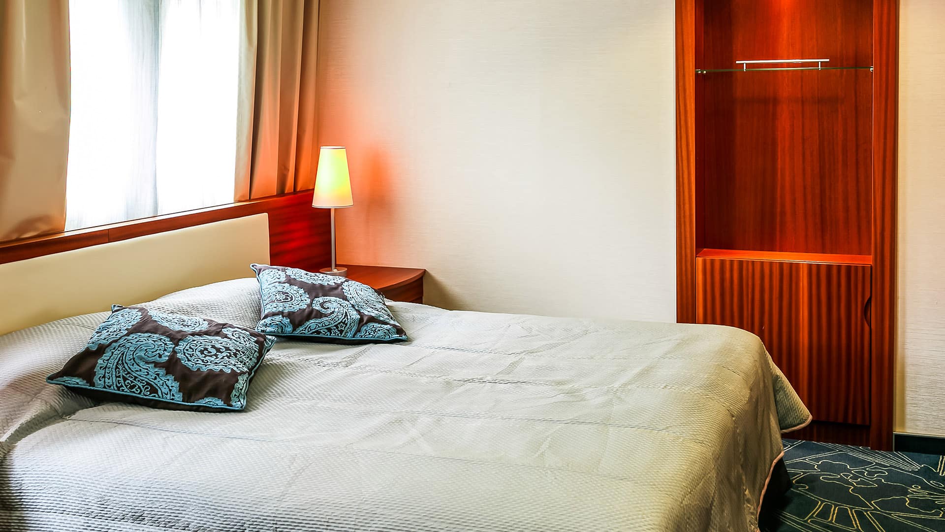 Ocean Endeavour - Canadian Arctic Cruises - Steppes Travel