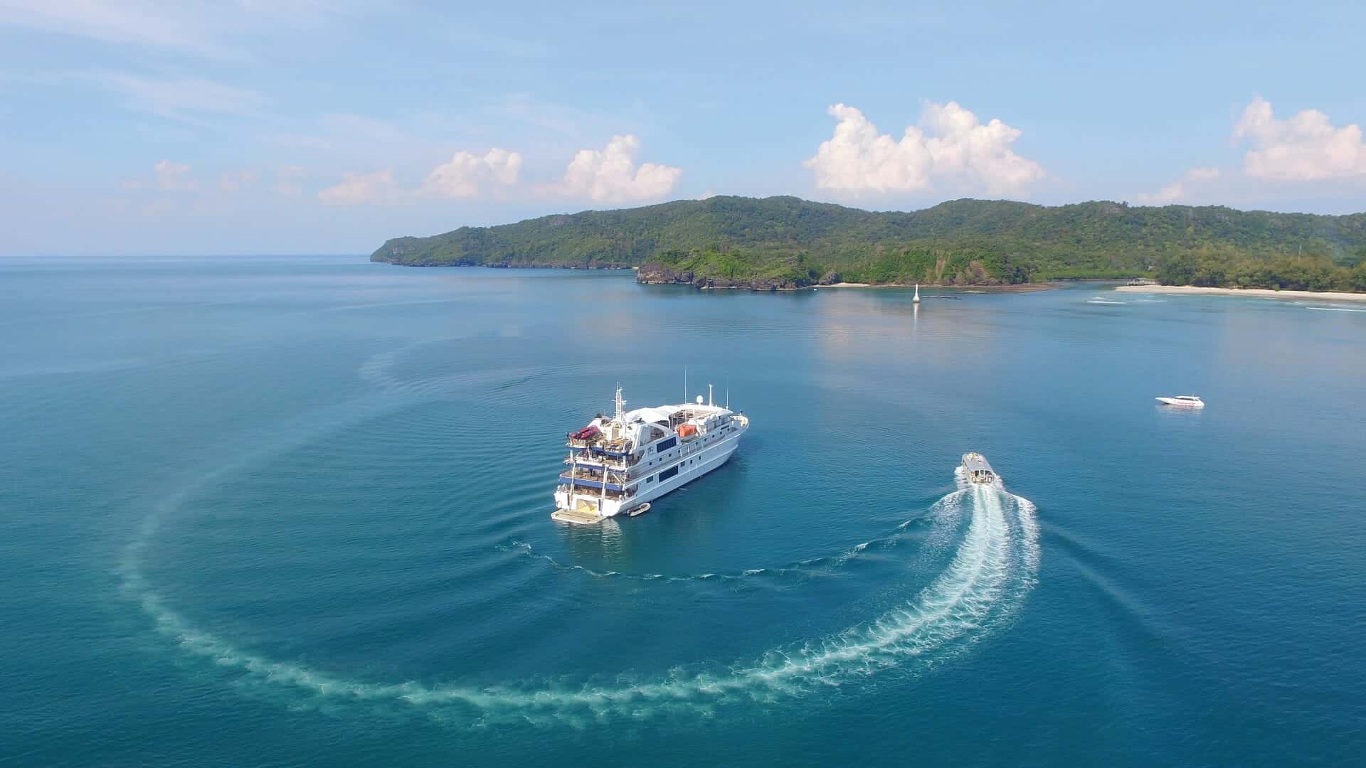 Coral Discoverer Boat - Australasia Cruises - Steppes Travel